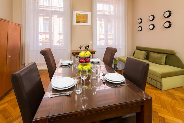 Quaint Waldorf Room With Private Bathroom - Prag