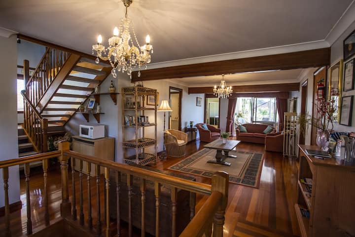 Room 2 Deluxe Queen Room Additional Bed. - Redcliffe