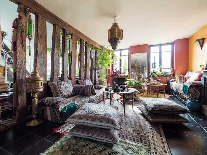 The Flying Carpet - Le Tapis Volant - Paris