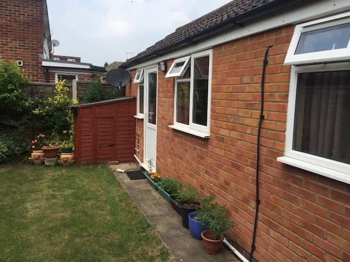 Bungalow Local To Windsor Castle - Slough