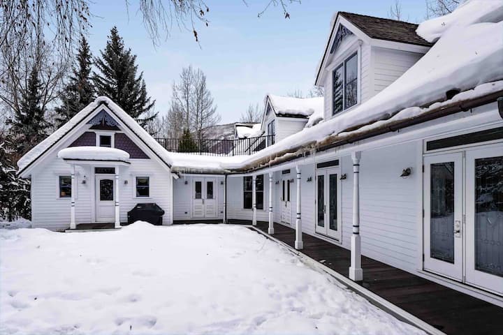 Luxury West End! Holidays Available! - Aspen