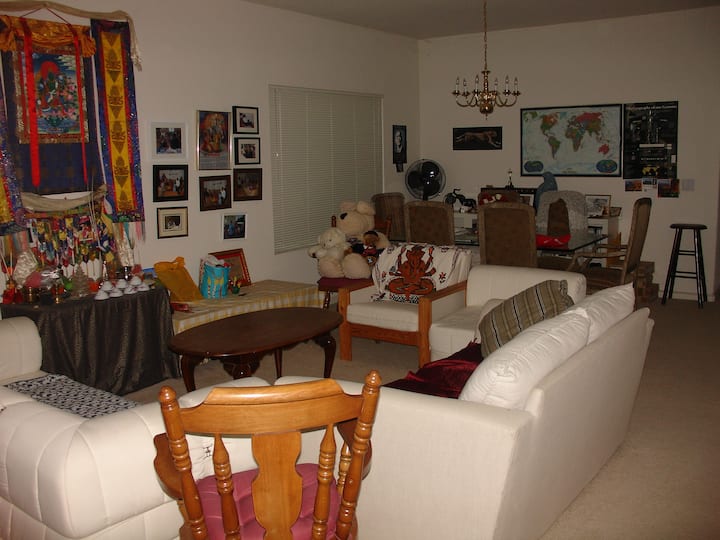 Room 1 In A Clean House For A Good Night's Rest. - Davis, CA