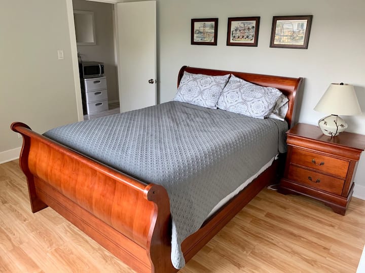 Entire Guest Suite - W/ Private Room And Bath - Sacramento, CA