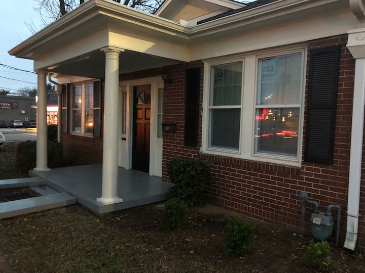 Bungalow Close To Hospitals, Icar, Downtown - Greenville, SC