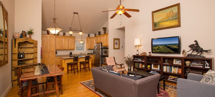 Dana Dee - V Vacation Rentals - Murphys, CA