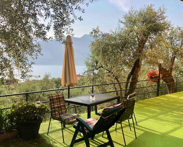 Casa Rosa Superior Apartment - Malcesine