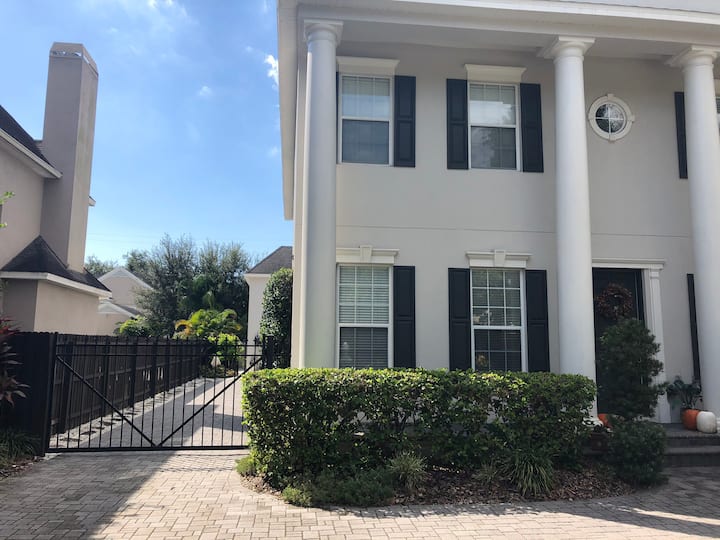 South Tampa . Cozy And Quiet Place Just For You. - Tampa, FL