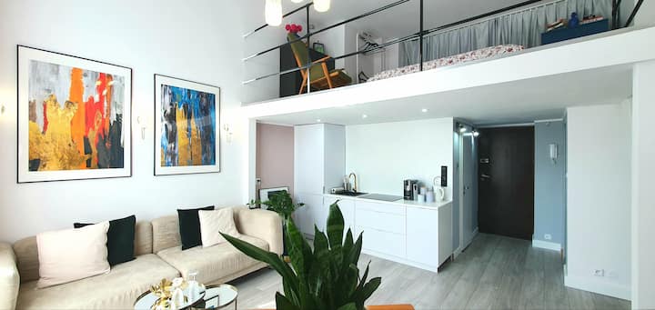 Krakowskie Przedmieście Metro Nowy ŚWiat - Warsaw