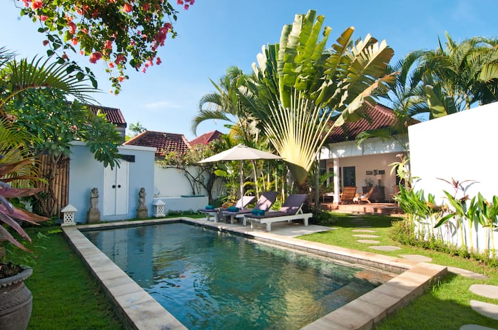 Comfy 1 Bedroom Villa - Walk To Beach & All Else - Kuta