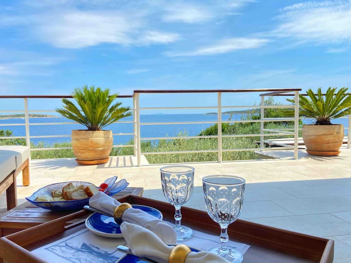 Villa Tempera | Island Vis - Vis