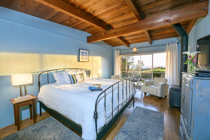Anderson Valley :: Ocean View :: King Bed - Mendocino, CA