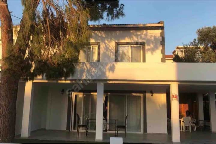 Denize 500 Metre Müstakil Ev - Çeşme