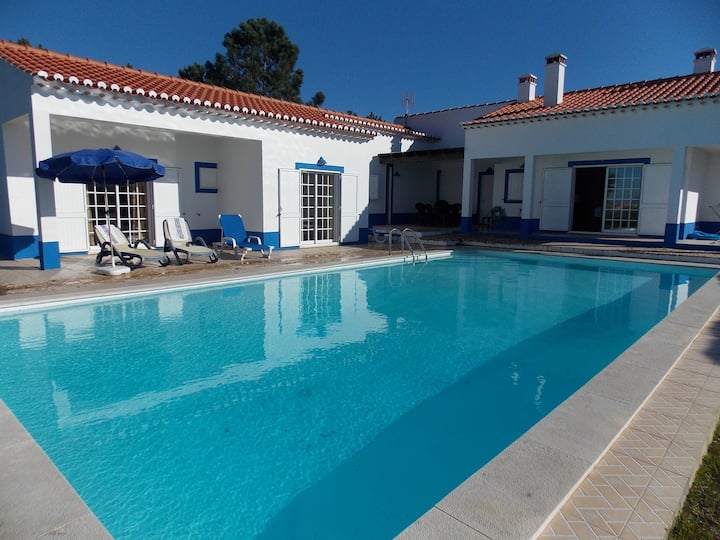 Lovely Holiday Home With Large Pool - Aljezur