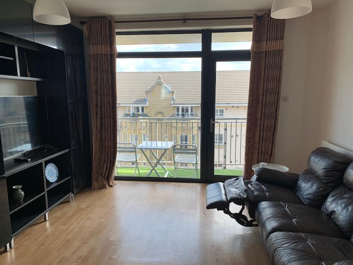 3 Bedroom Apartment, In City Centre With Parking - Edinburgh