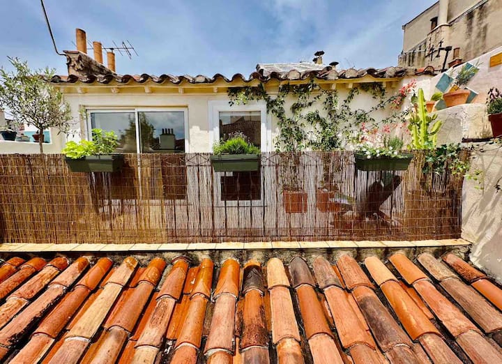 Paradis Fleuris Au Vieux Port - Marseille