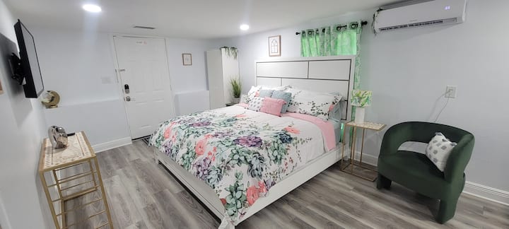 Sweet Moon! - Orlando, FL