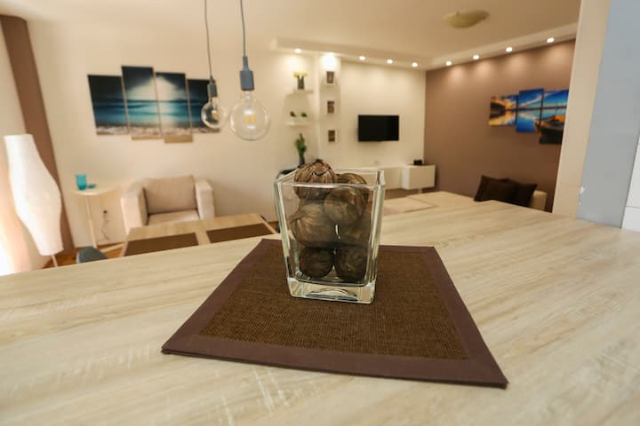 Modern Apartment With Free Parking - Novi Sad