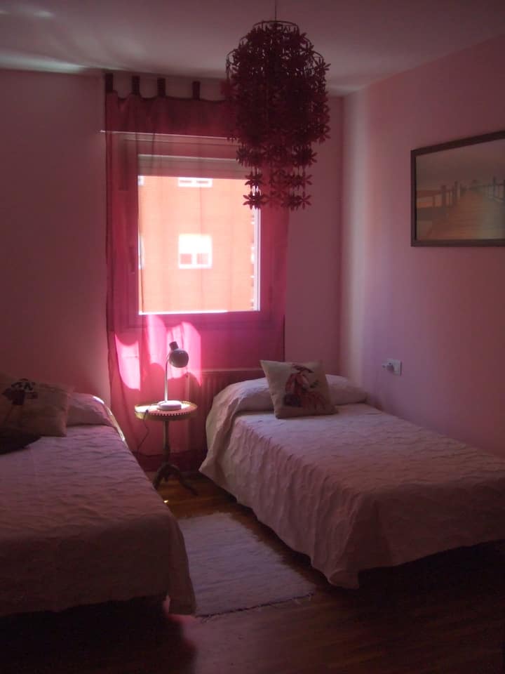 Nice And Comfortable Room For Rent - Pamplona