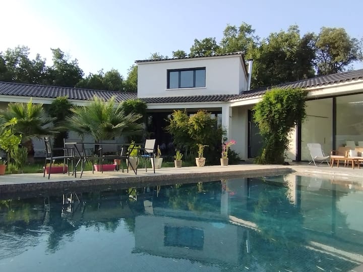 Magnifique Villa Moderne Avec Piscine - Gard