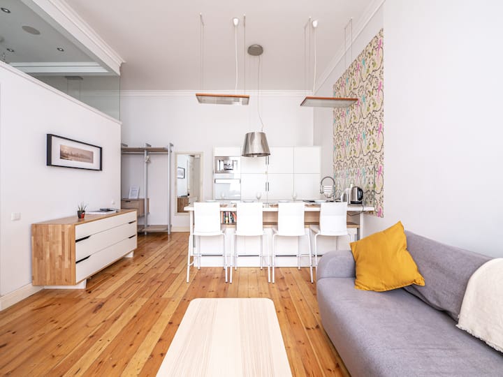 500 Mbps Wi-fi | Guest Favorite | Embassy Area - Riga