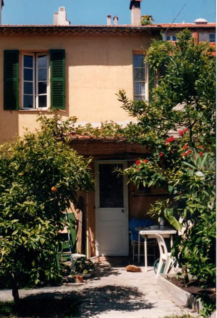 Beautiful House In The Old City Of Antibes - Antibes