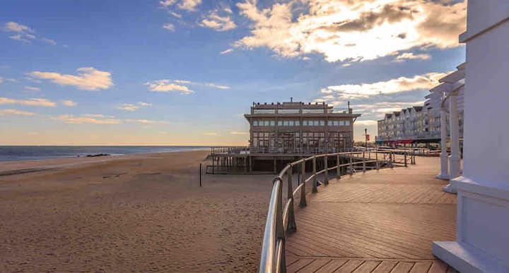 Spacious Apartment 1 Block From Pier Village - Long Branch, NJ