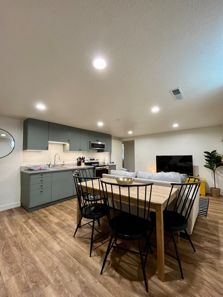 Stylish Guest Suite In Prime Orem Location - Provo, UT