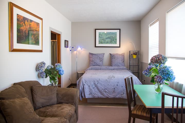 Private Loft Apartment Above My Photography Studio - Portland, OR