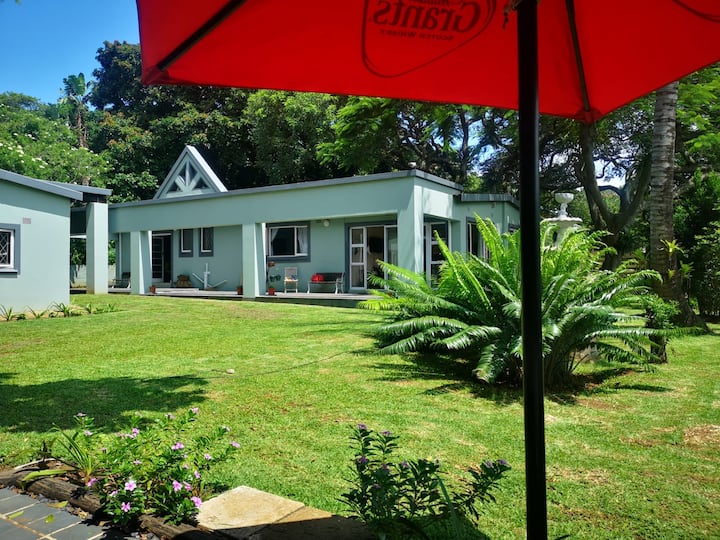 The Tree Of Idleness Guesthouse - 3 Bedroom Home - Port Edward