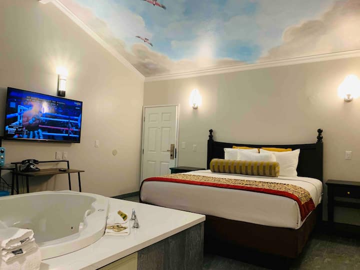 Honeymoon Jacuzzi Suite - Escondido, CA