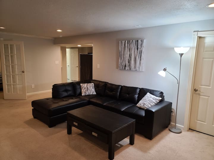 Private Basement Apt. 30 Day Rental Required. - Fort Collins, CO