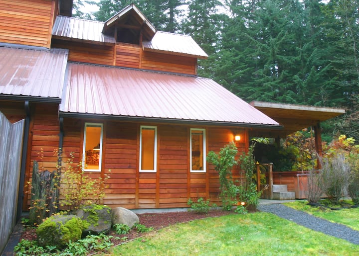 Paradise Guest House Hot Tub @ Mt Rainier Discount - Ashford, WA