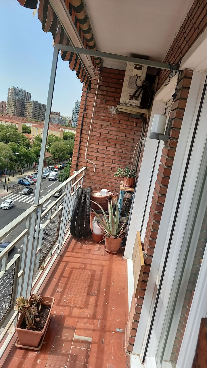 Piso Con Personalidad Propia En Zaragoza - Saragosse