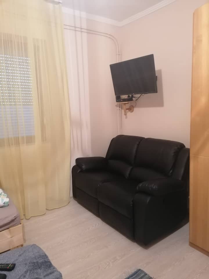Felszerelt Konyha, Ingyenes Zárt Udvari Parkoló - Kecskemét