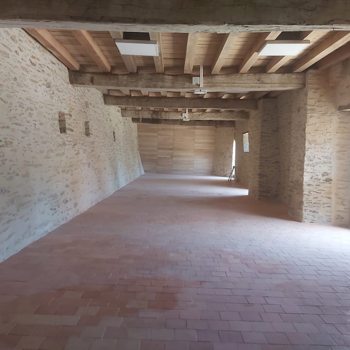 Salle De Fête Dans Un Manoir Xvi Campagne - Maine-et-Loire