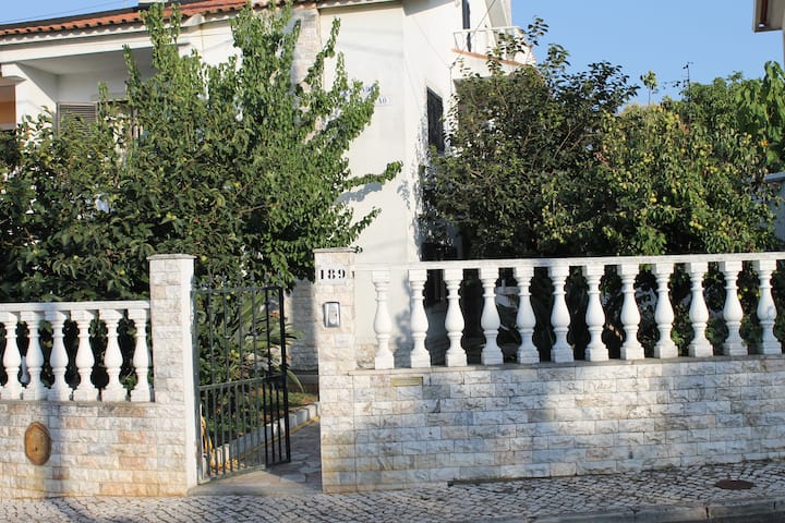 Manelisa Cascais-traditional Family House - Cascaes