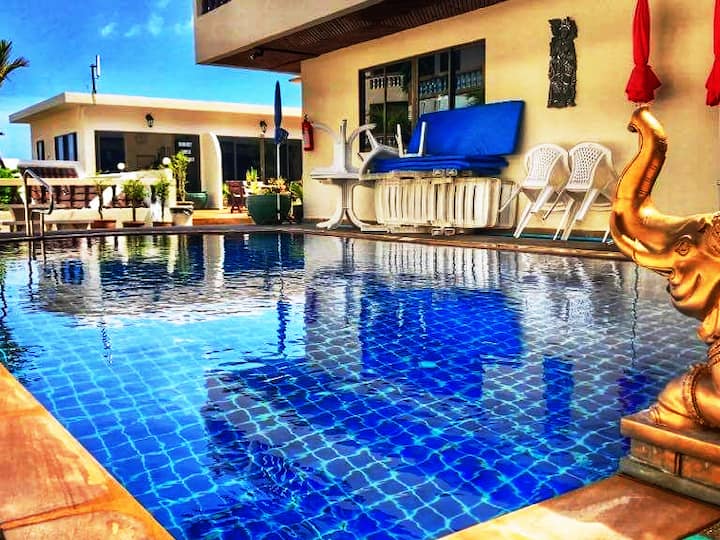 Luxurious Patong Townhouse With Pool - Pa Tong