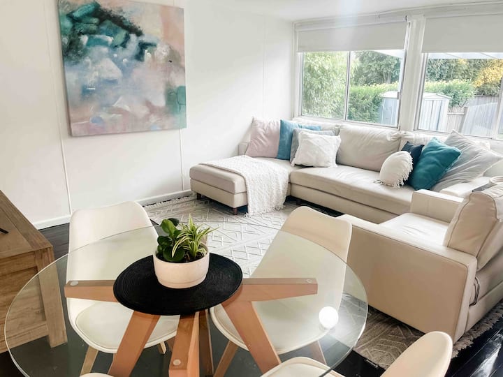 4 Bedrm Cottage W Huge Yard. Walk To Beach & Cafe - Manly