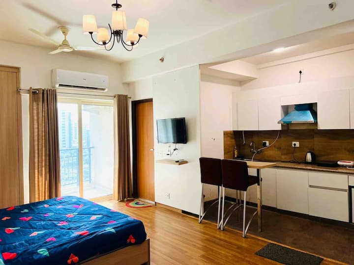Arrow -2 By Noida Studios - Noida