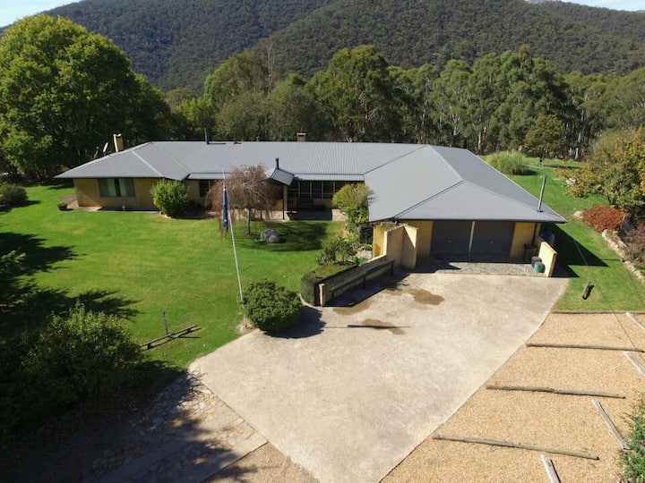 Stone Hedge - Country House Near Oberon - Jenolan