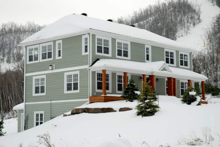 Blue Mountain's Most Luxurious - 桑伯里