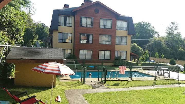 Departamento En Pucón.
Con Piscina Y Fogón. - Pucón