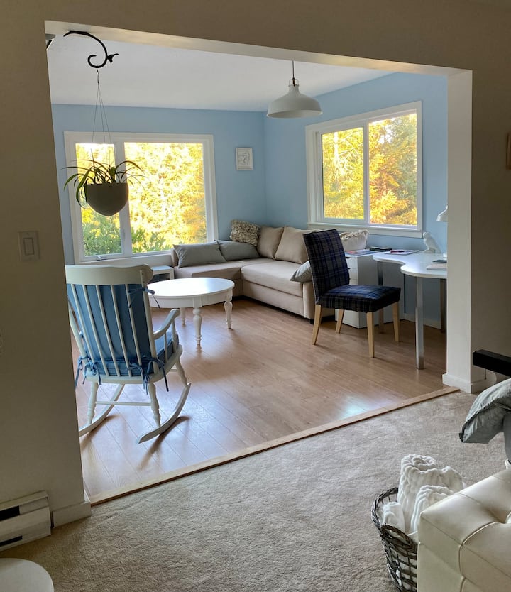 Private Room With En-suite At Thistle Rock Forge - Salt Spring Island