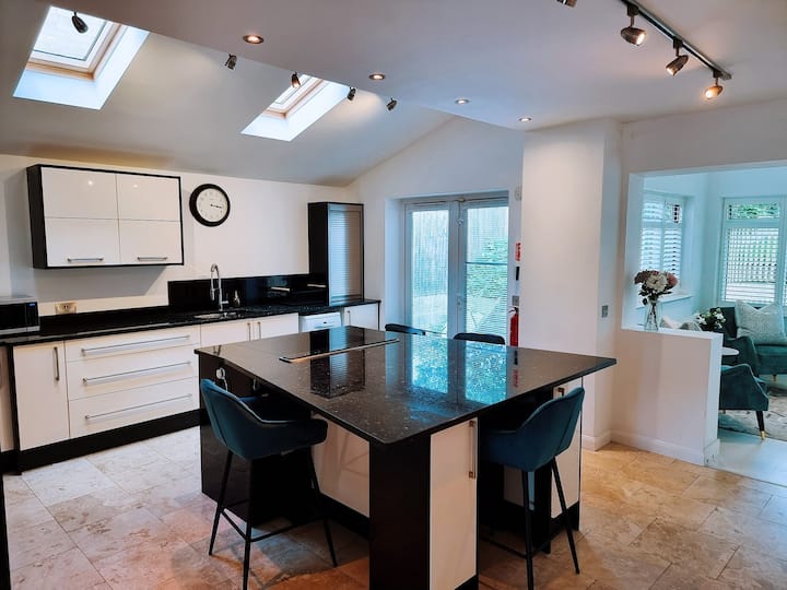 Gorgeous 4-double Bedrm House - Bishop's Stortford - Hertfordshire
