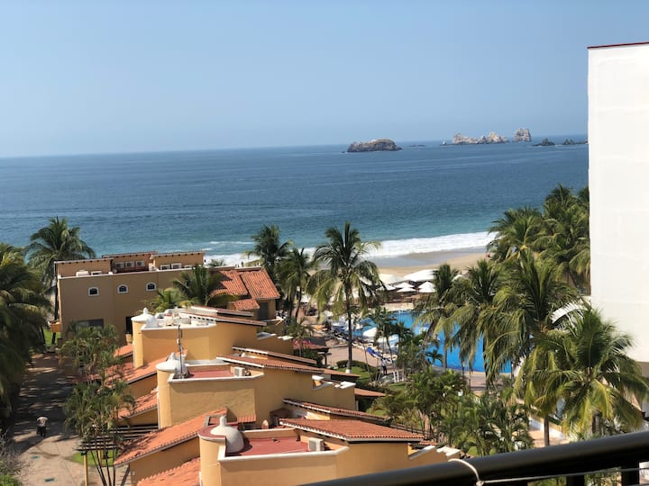 Beachfront Condo, 2 Bedrooms, 2 Bath,( Sleeps 4-6) - Ixtapa Zihuatanejo