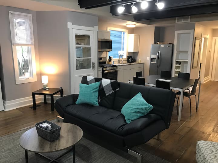 The Gray Door Studio: Modern Studio In Broadripple - Indianápolis, IN