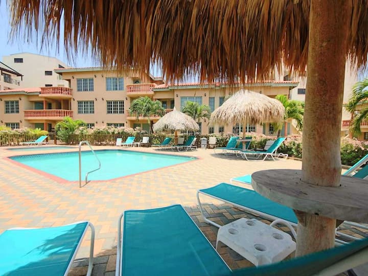 Fabulous 3-bedroom Condo Walking Distance To Beach - Aruba