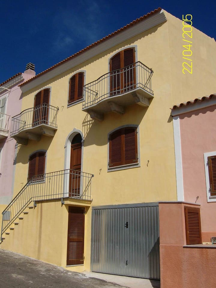 Dimora Verde
Relax A Due Passi Dal Mare. - Santa Teresa Gallura