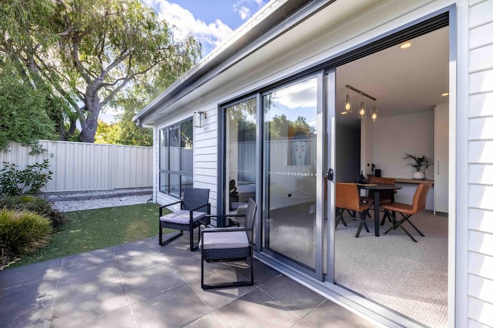 Two14 - Devonport