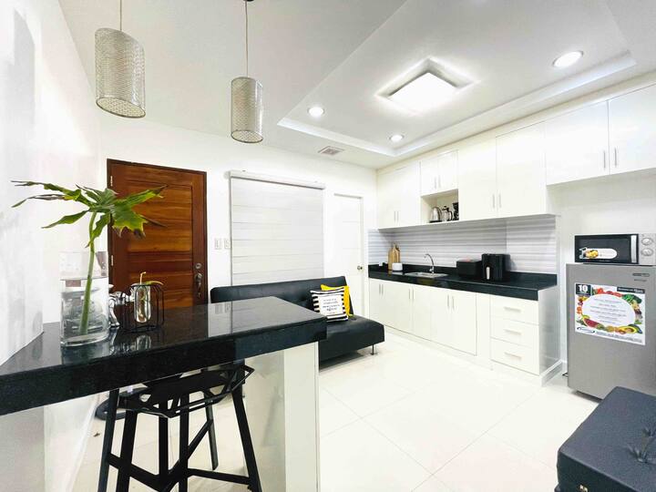 Modern Cozy Unit W/55 Inch Smart Tv-2a - Antipolo